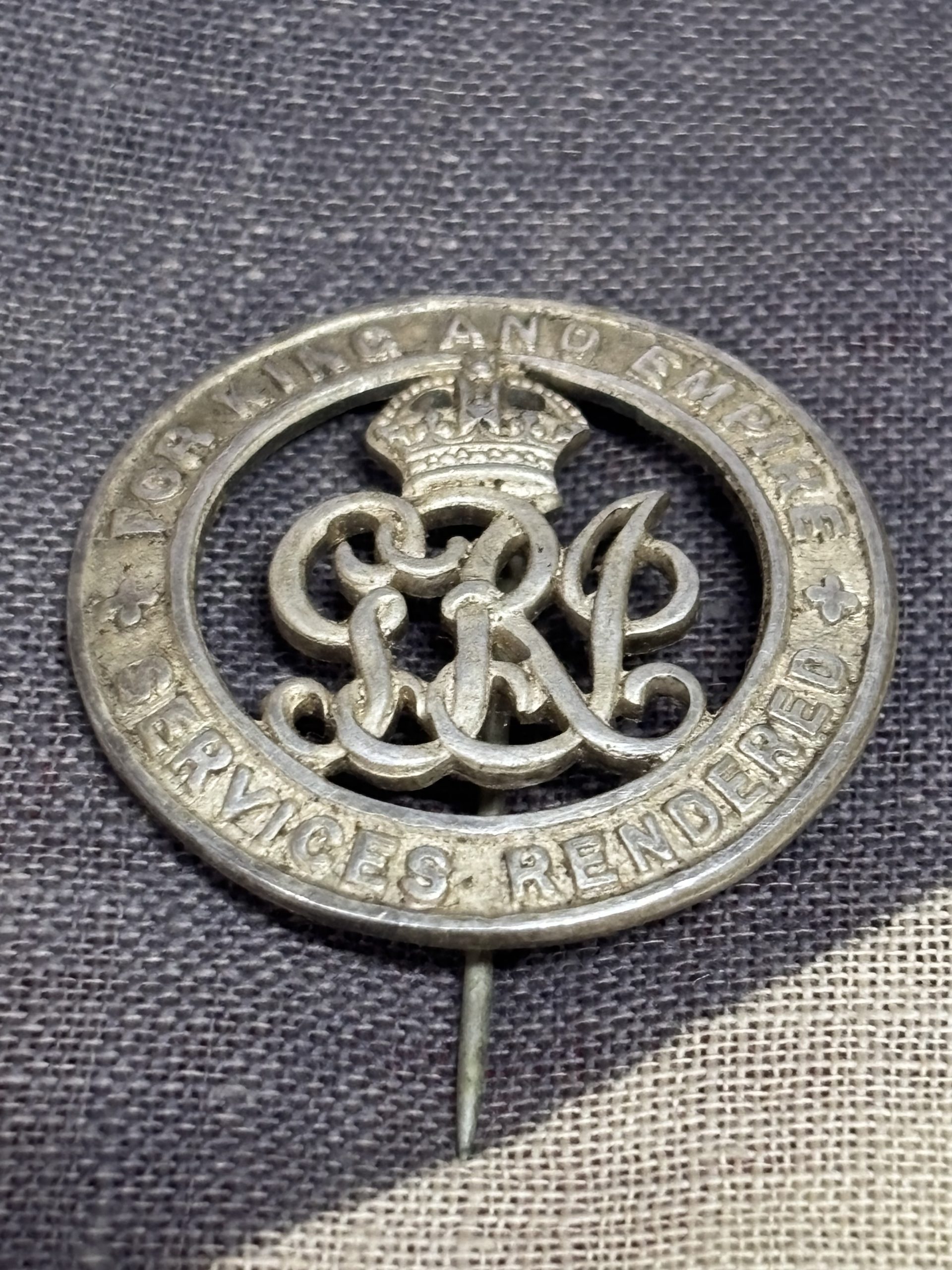 WWI Sole issue Silver War Badge. Thorburn. Scottish Rifles (Cameronians ...